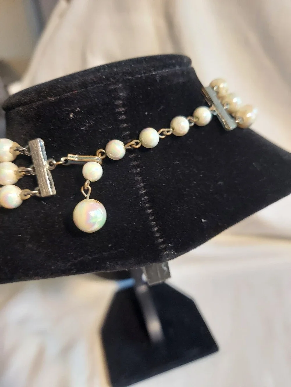 Jewelry | Vintage White Irredscent Graduated Beads 3 Strand Necklace 16 ...